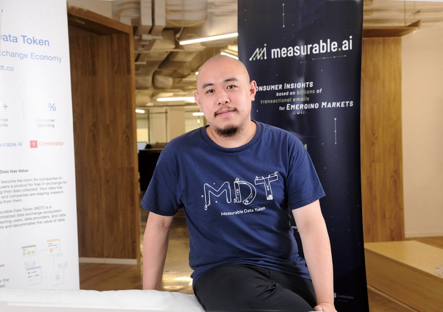 Turning Data into Insights | «استثمر في هونغ كونغ»